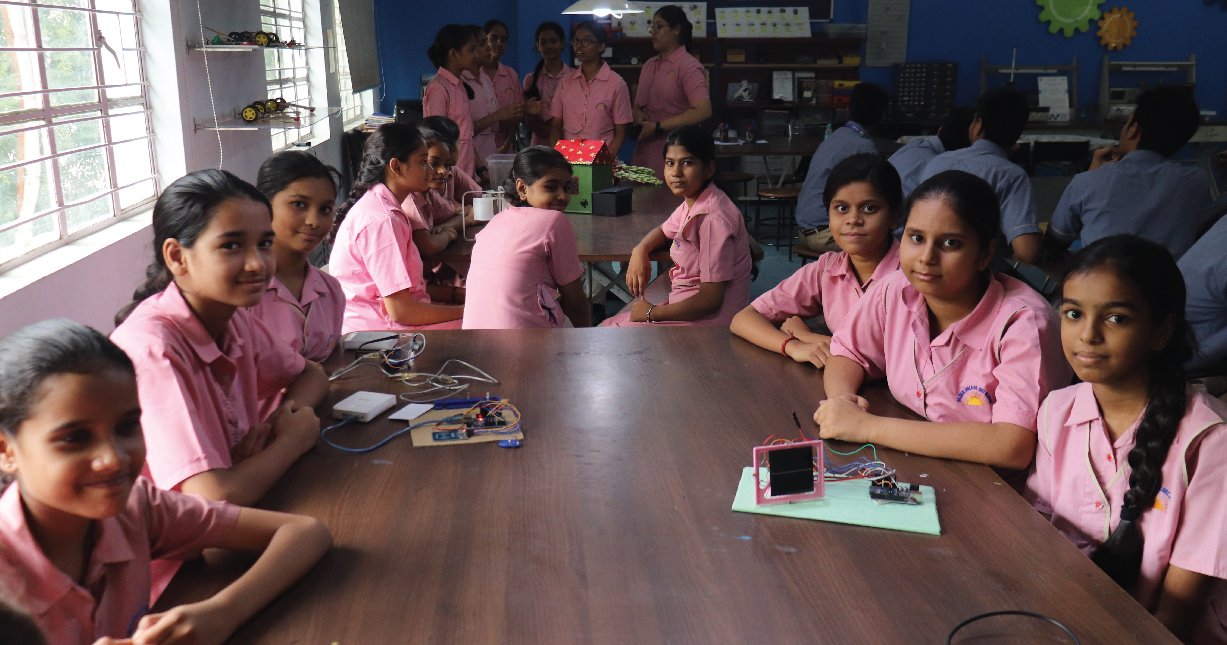 Women in STEM in India: Breaking Barriers - India STEM Foundation